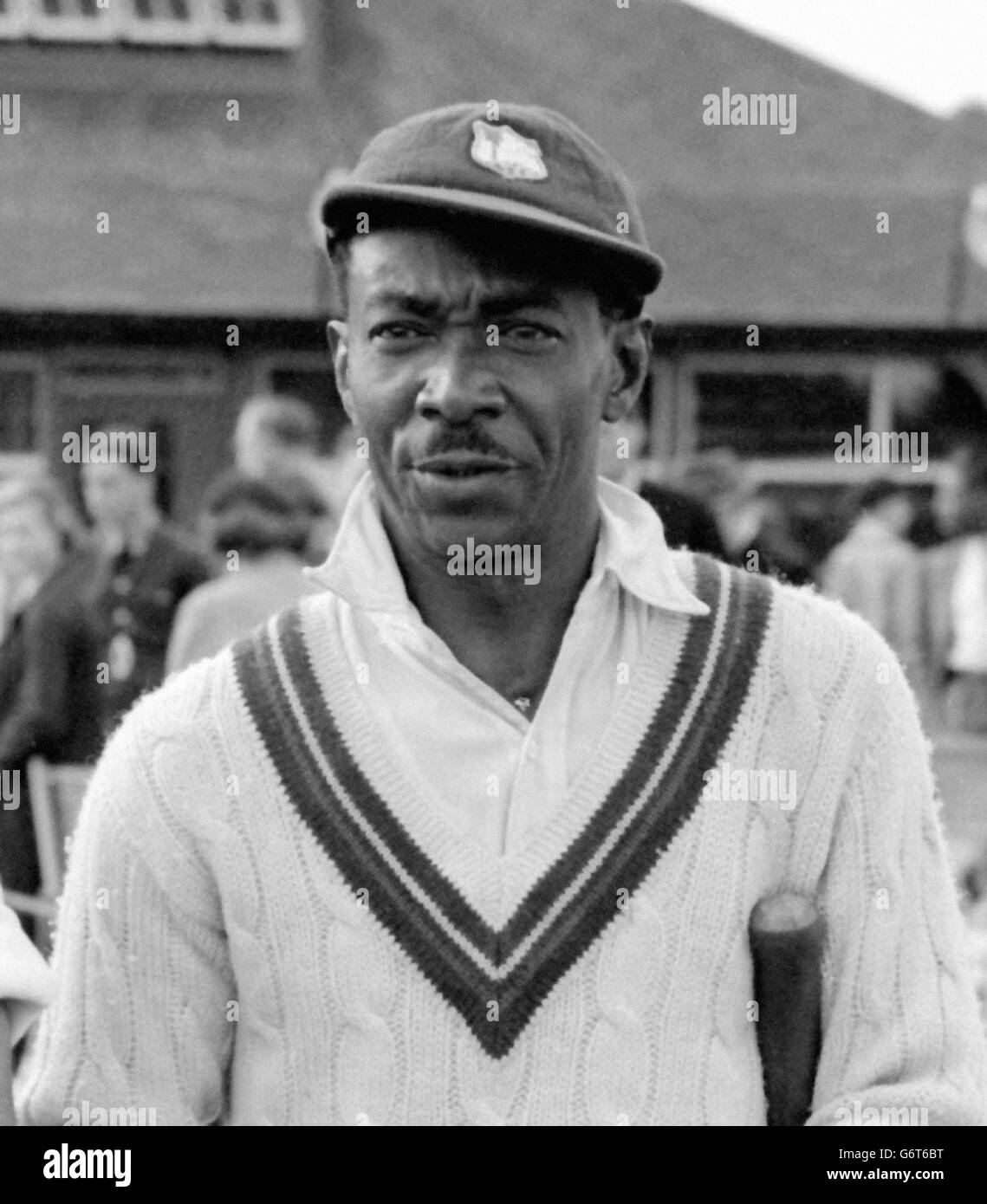 Cricket headley Black and White Stock Photos & Images - Alamy