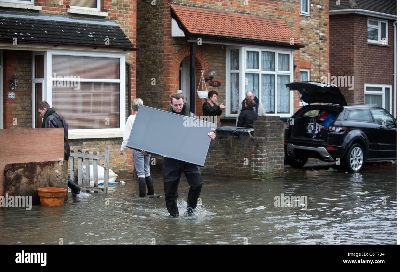A member army carries television higher ground in egham hi-res stock ...