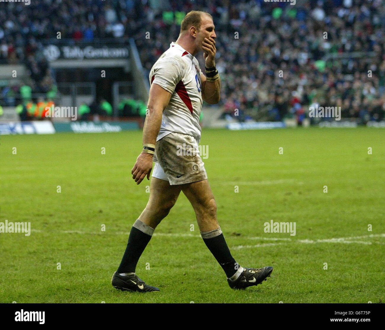 England captain Lawrence Dallaglio leaves the field after England's 19 ...