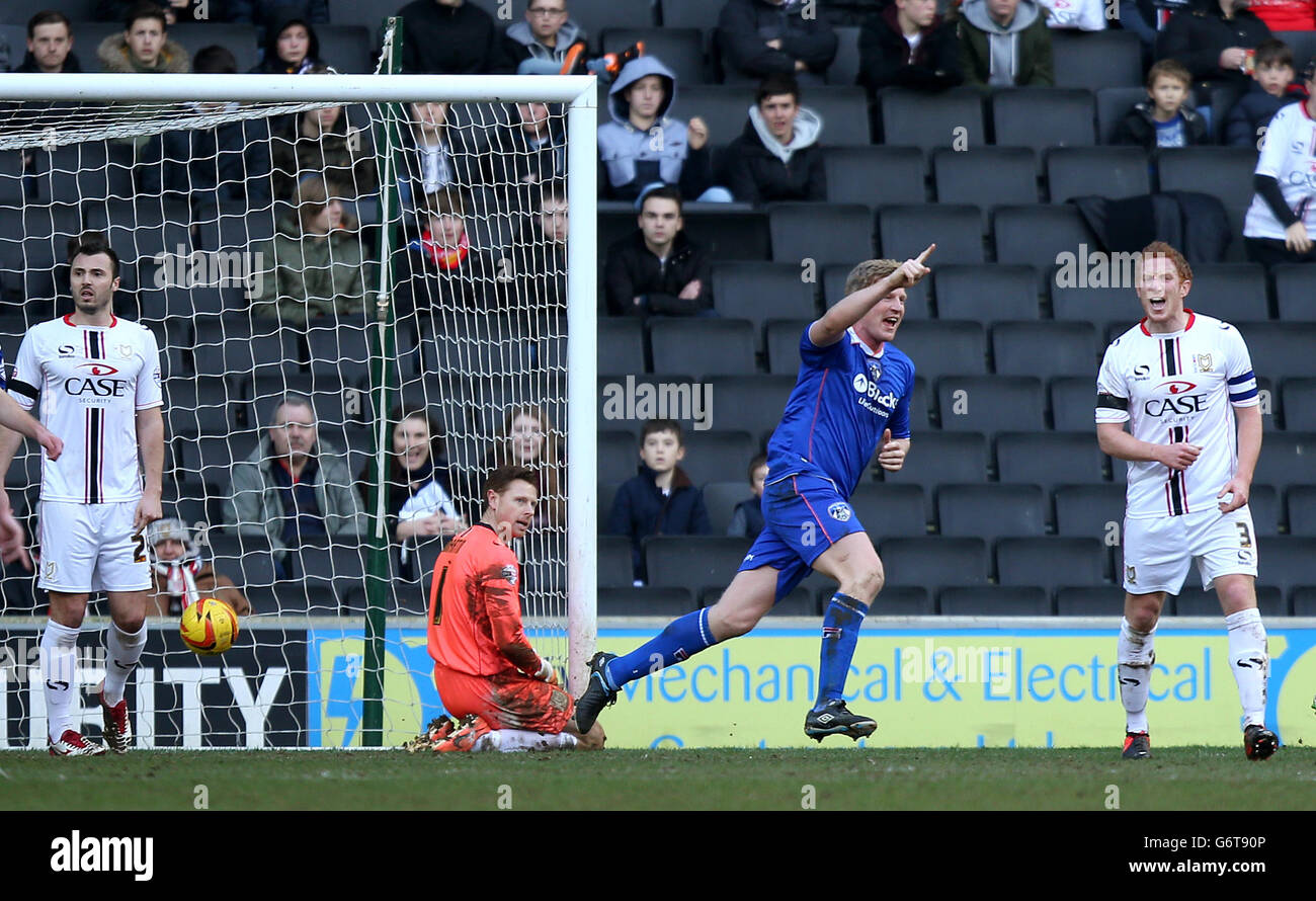 Adam lockwood hi-res stock photography and images - Alamy