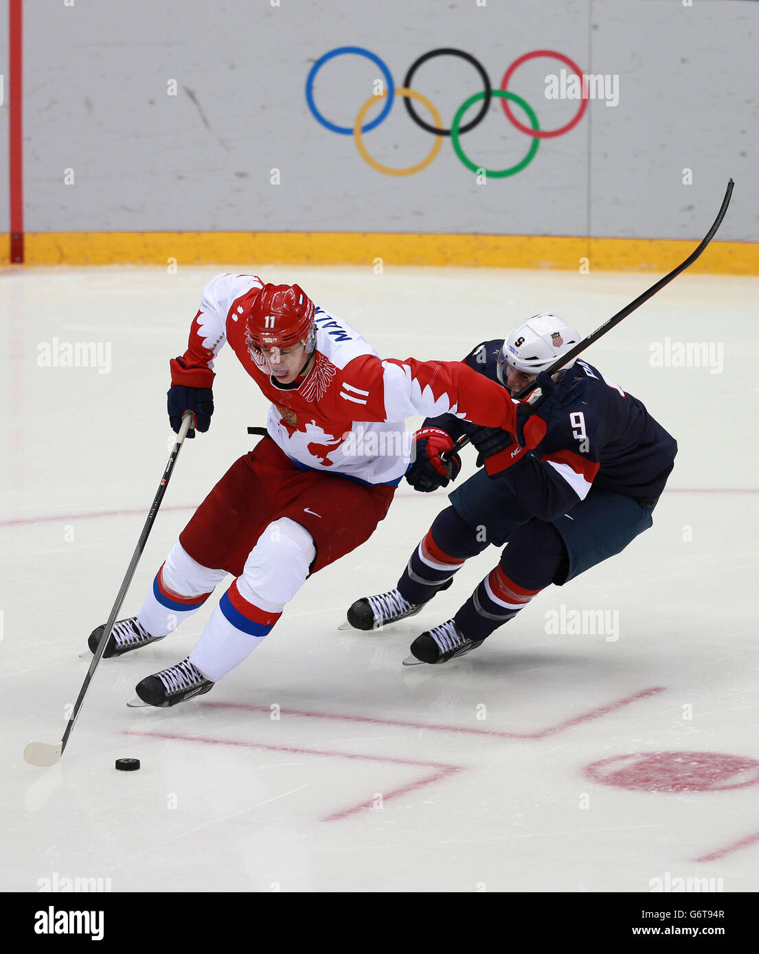 Zach parise olympic hi-res stock photography and images - Alamy