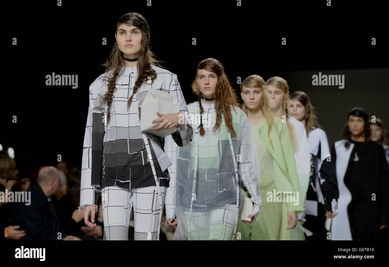 Louise alsop fashion east catwalk hi-res stock photography and images ...