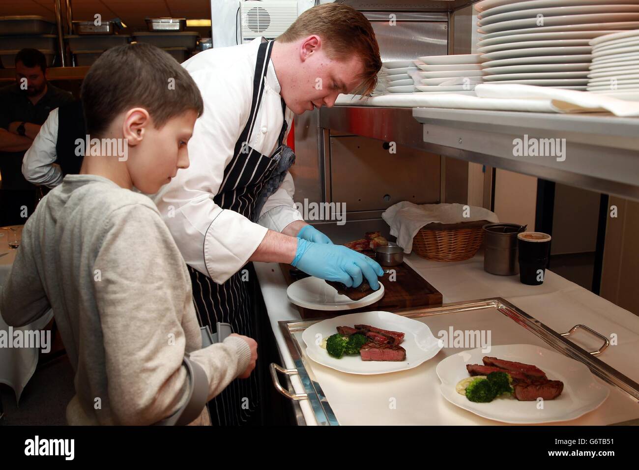 Bone cancer sufferer 12-year old Sam Collins from Ware, Hertfordshire ...