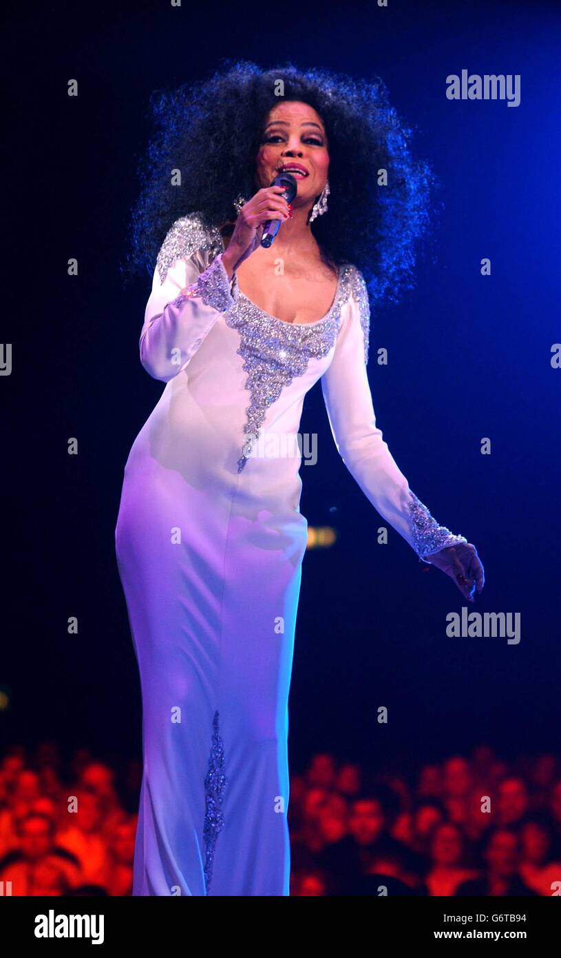 Showbiz music singer celebrity performing on stage singing diana ross ...