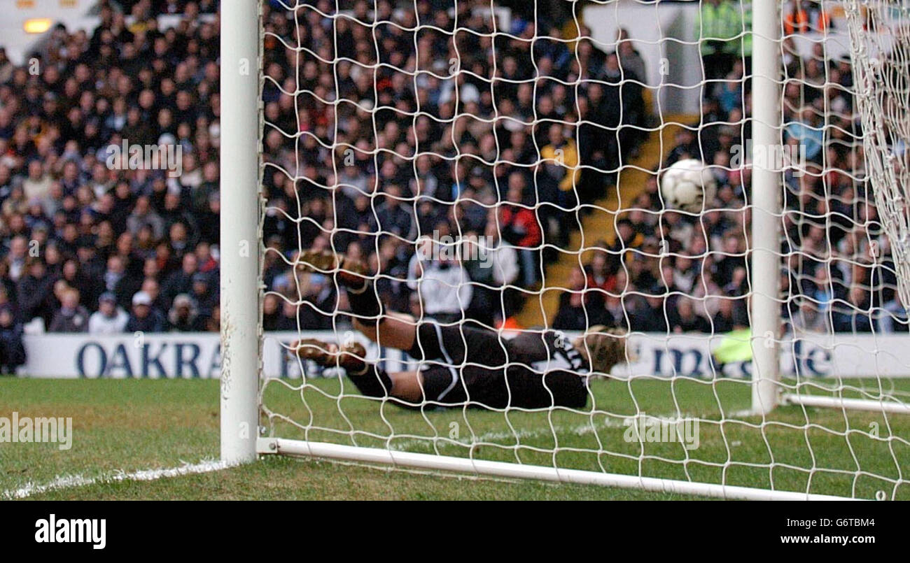 Tottenham hotspurs ian walker hi-res stock photography and images - Alamy