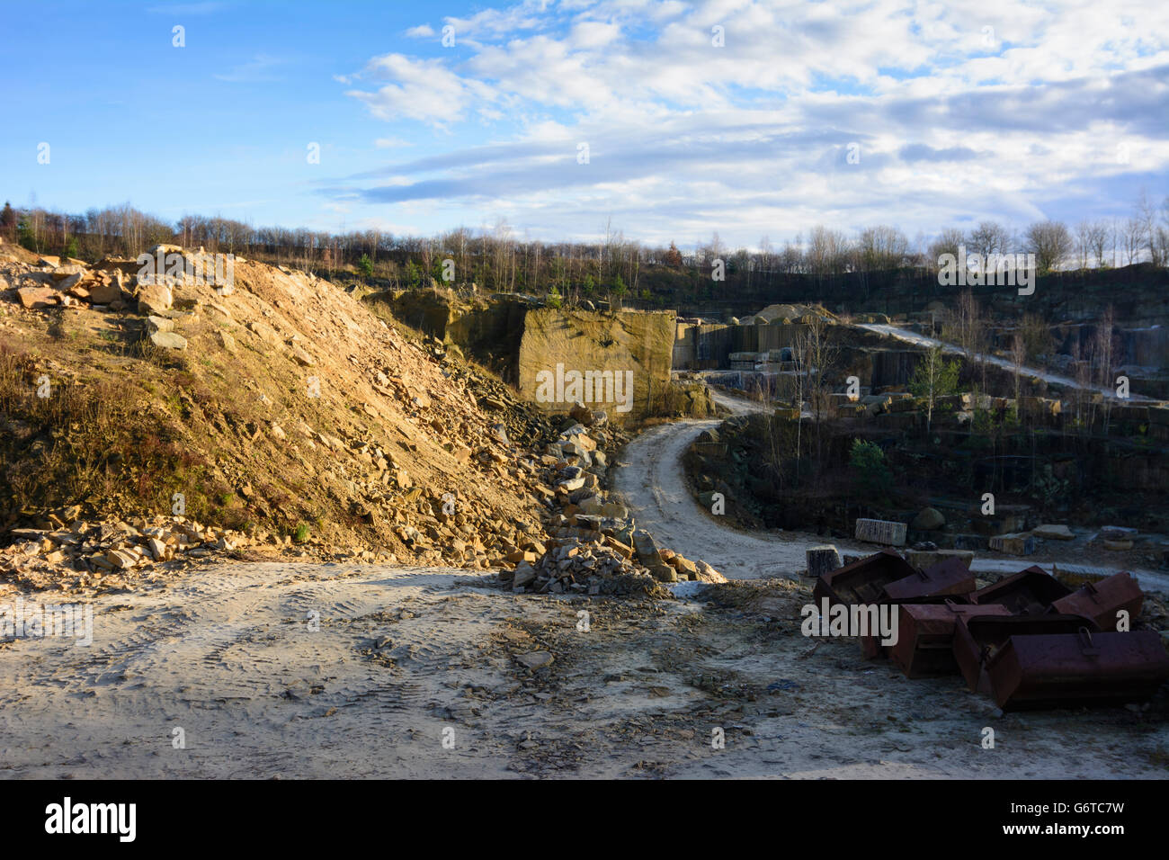 Stone quarry hi-res stock photography and images - Alamy