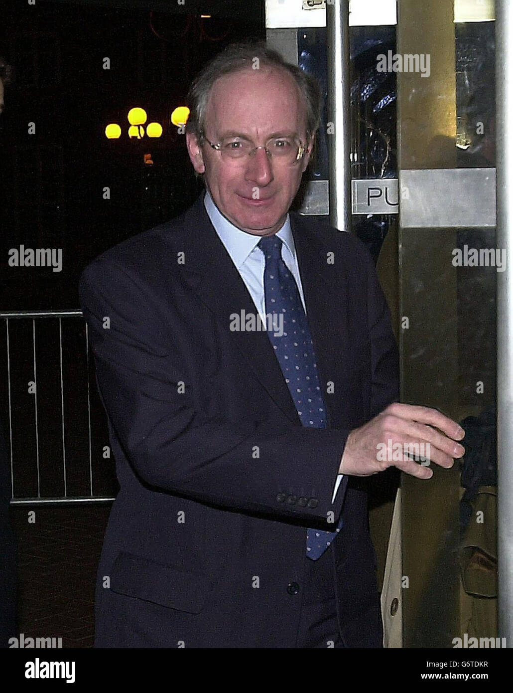 Sir Malcolm Rifkind arrives at Kensington Town Hall Stock Photo - Alamy
