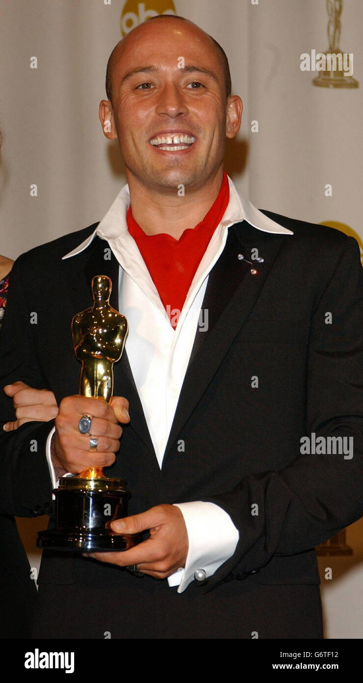 Adam Elliot with the Oscar for Best Animated Short for Harvie Krumpet ...