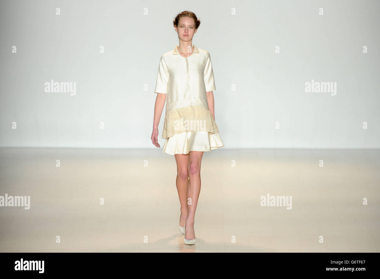 Lela Rose Catwalk - New York Fashion Week 2014 Stock Photo - Alamy