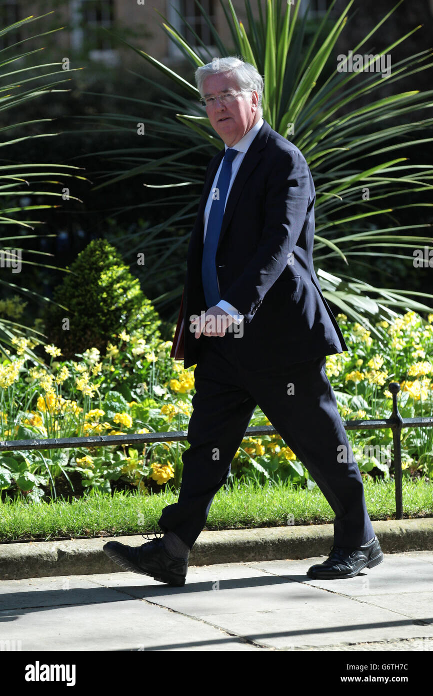 Defence secretary michael fallon hi-res stock photography and images ...