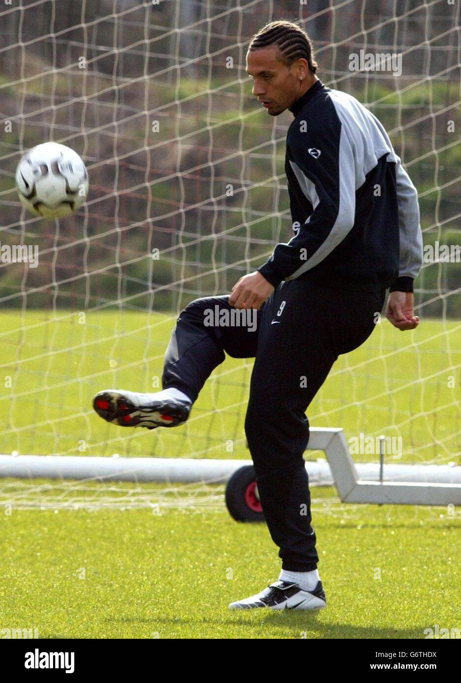 Manchester uniteds suspended defender hi-res stock photography and ...