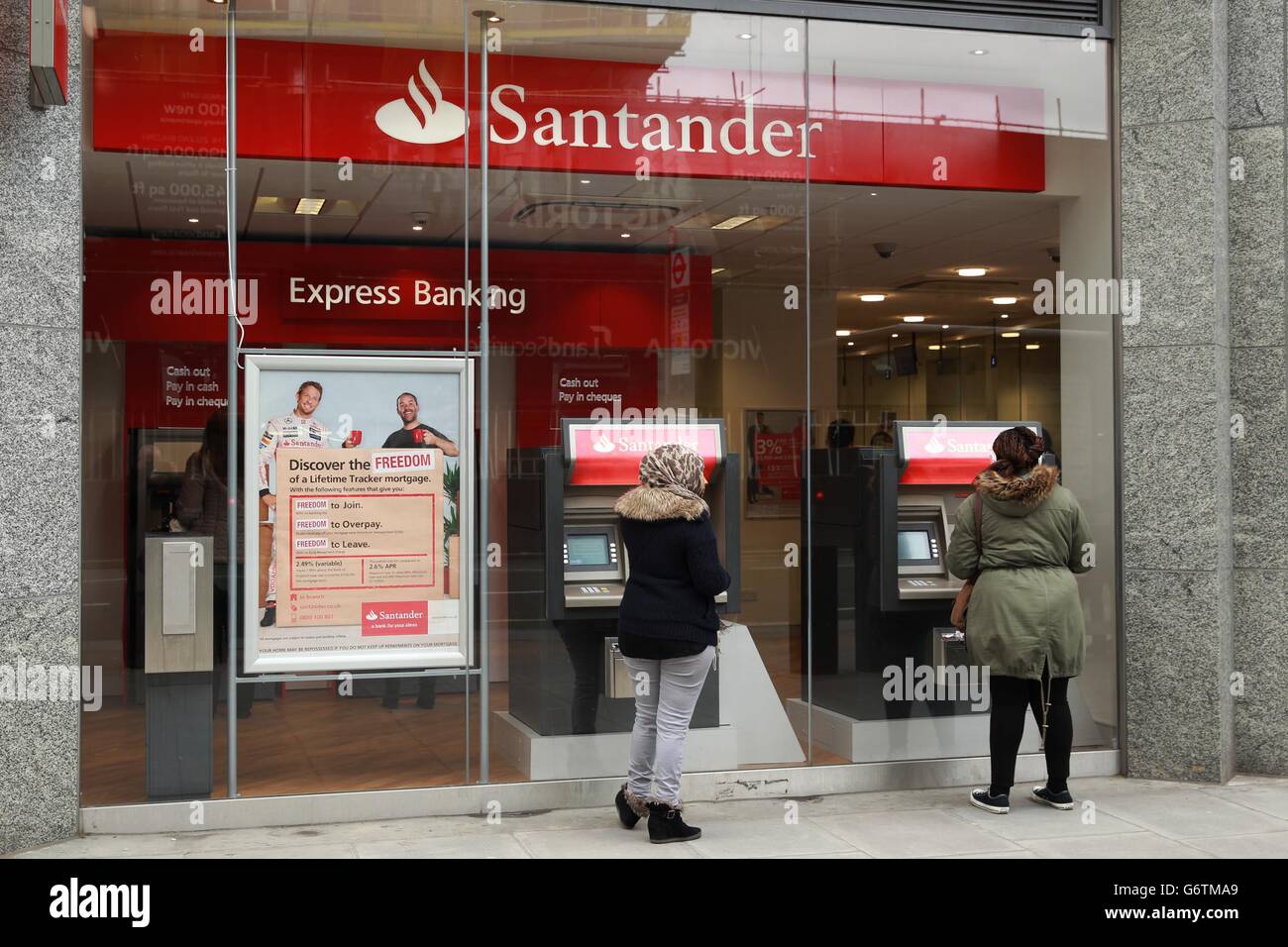 Cash point santander hi-res stock photography and images - Alamy