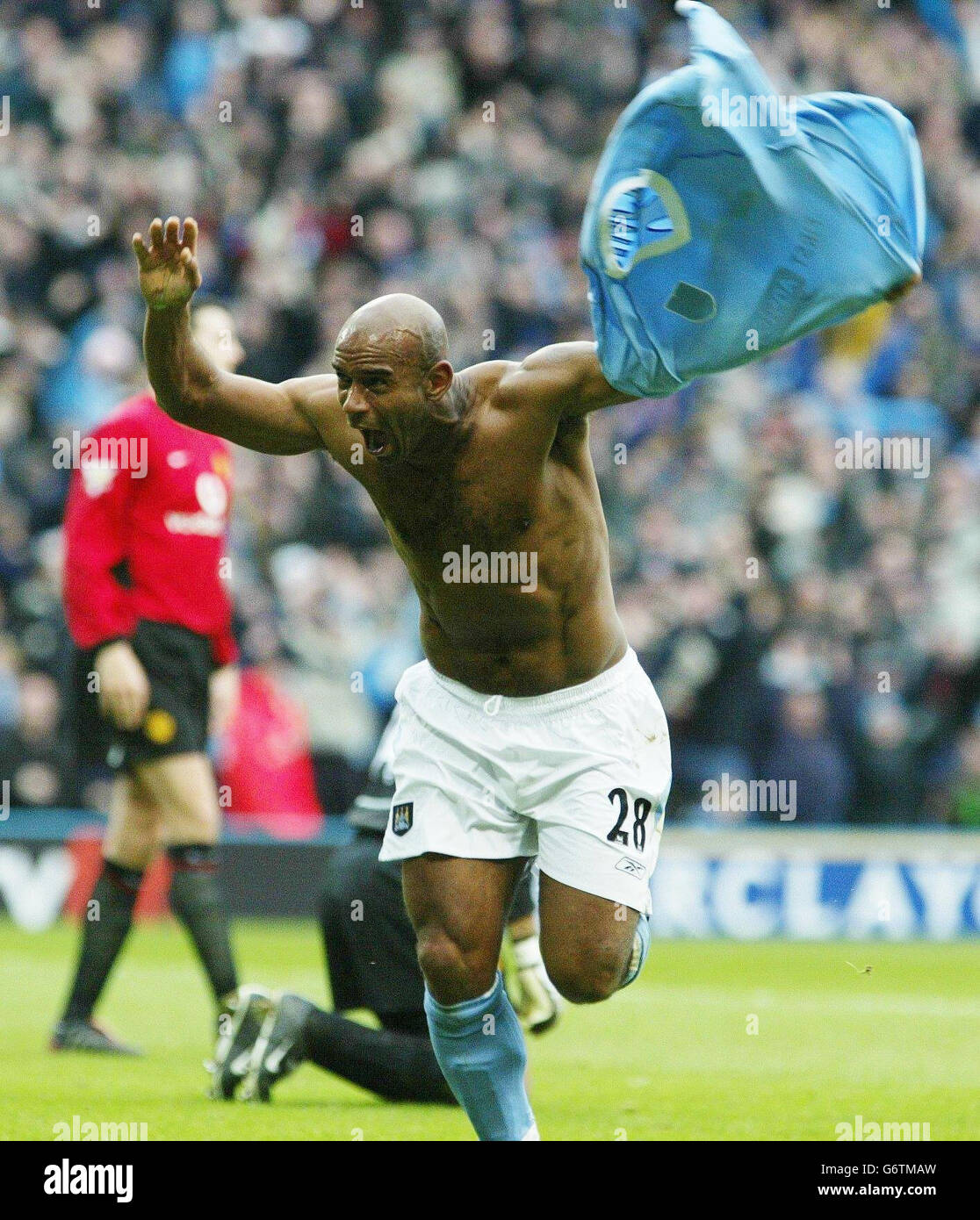 Manchester citys trevor sinclair celebrates his goal against ...