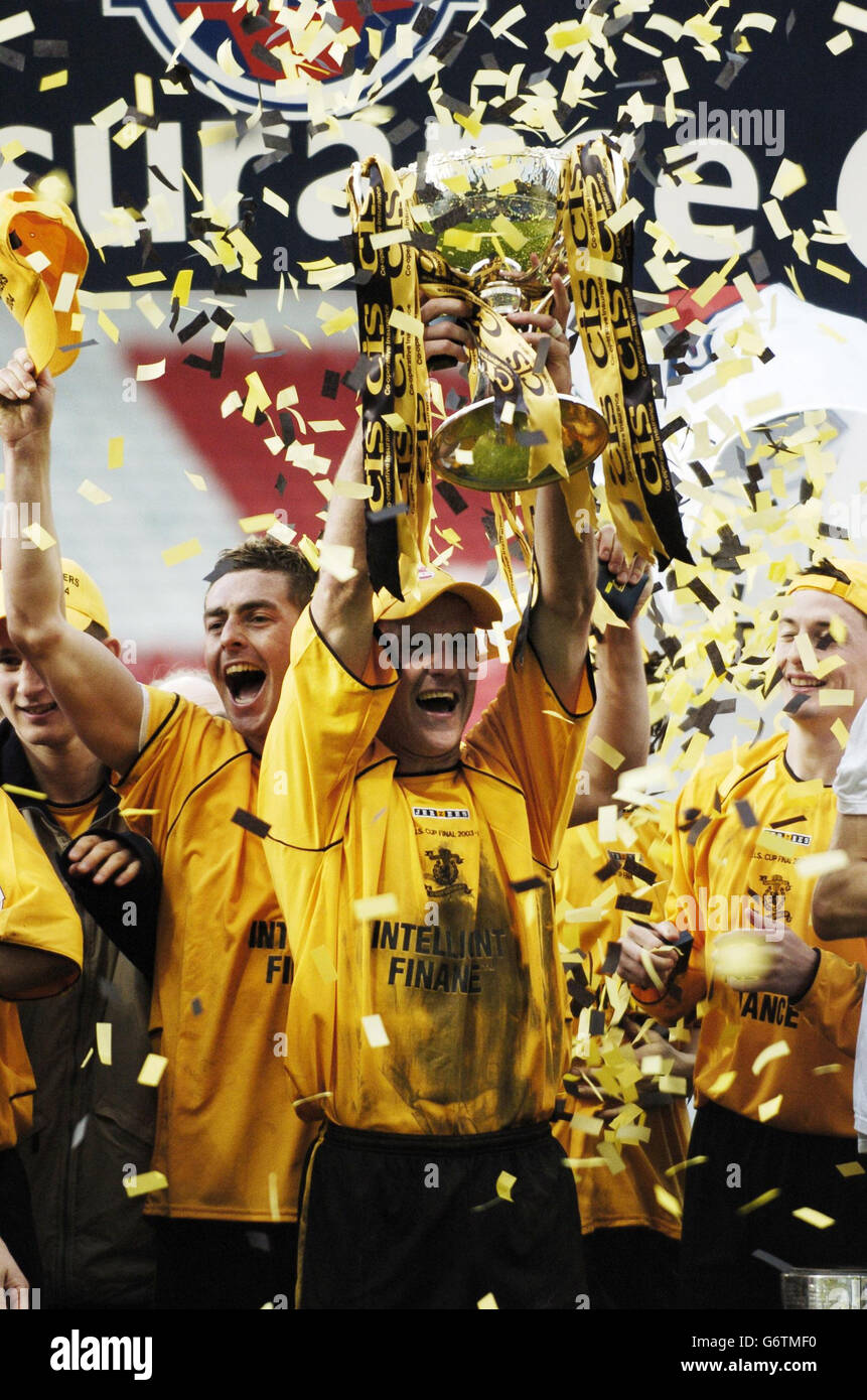 2004 livington won 2 0 editorial use only hi-res stock photography and ...