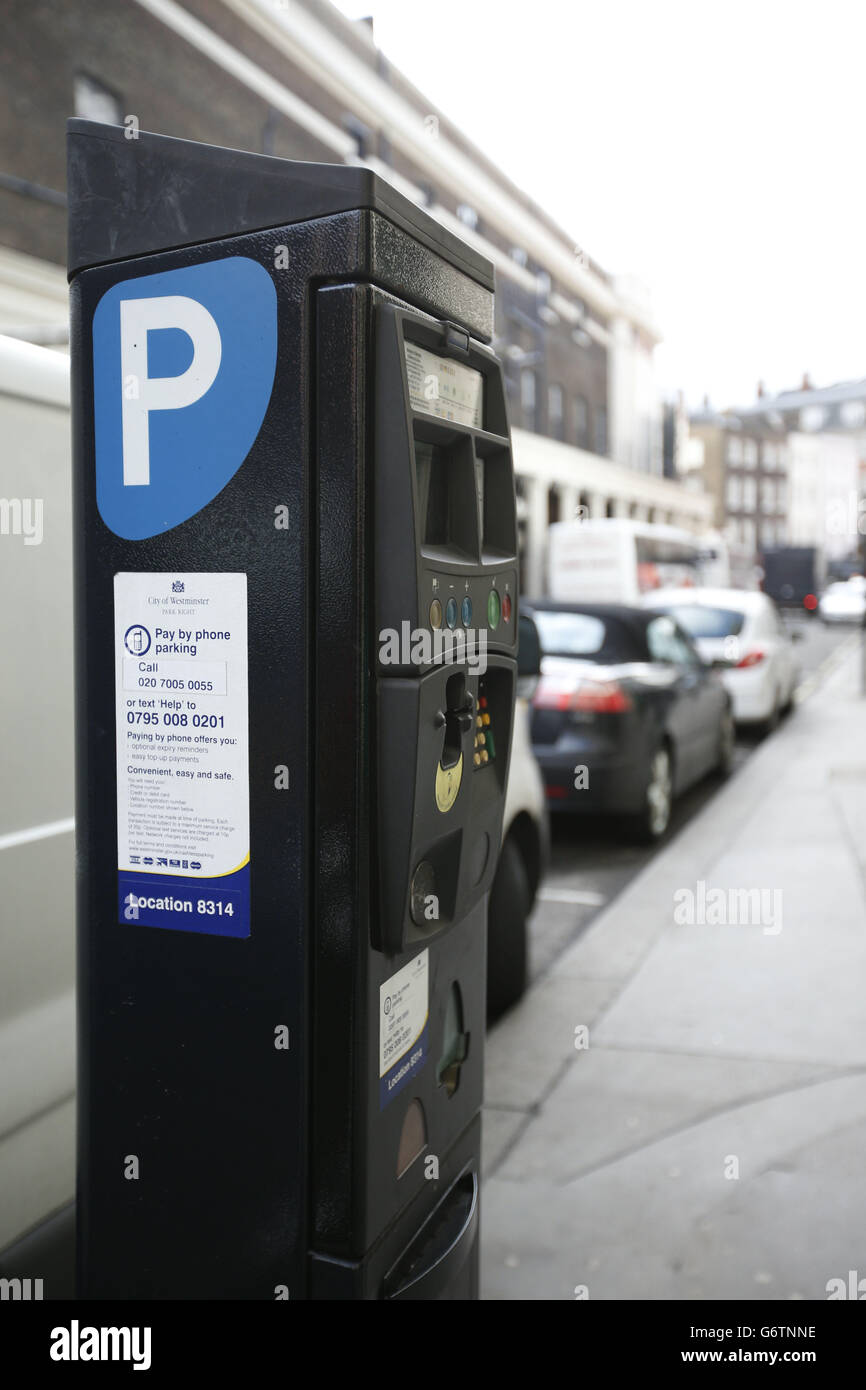 Ticket machine not working not in use hi-res stock photography and ...
