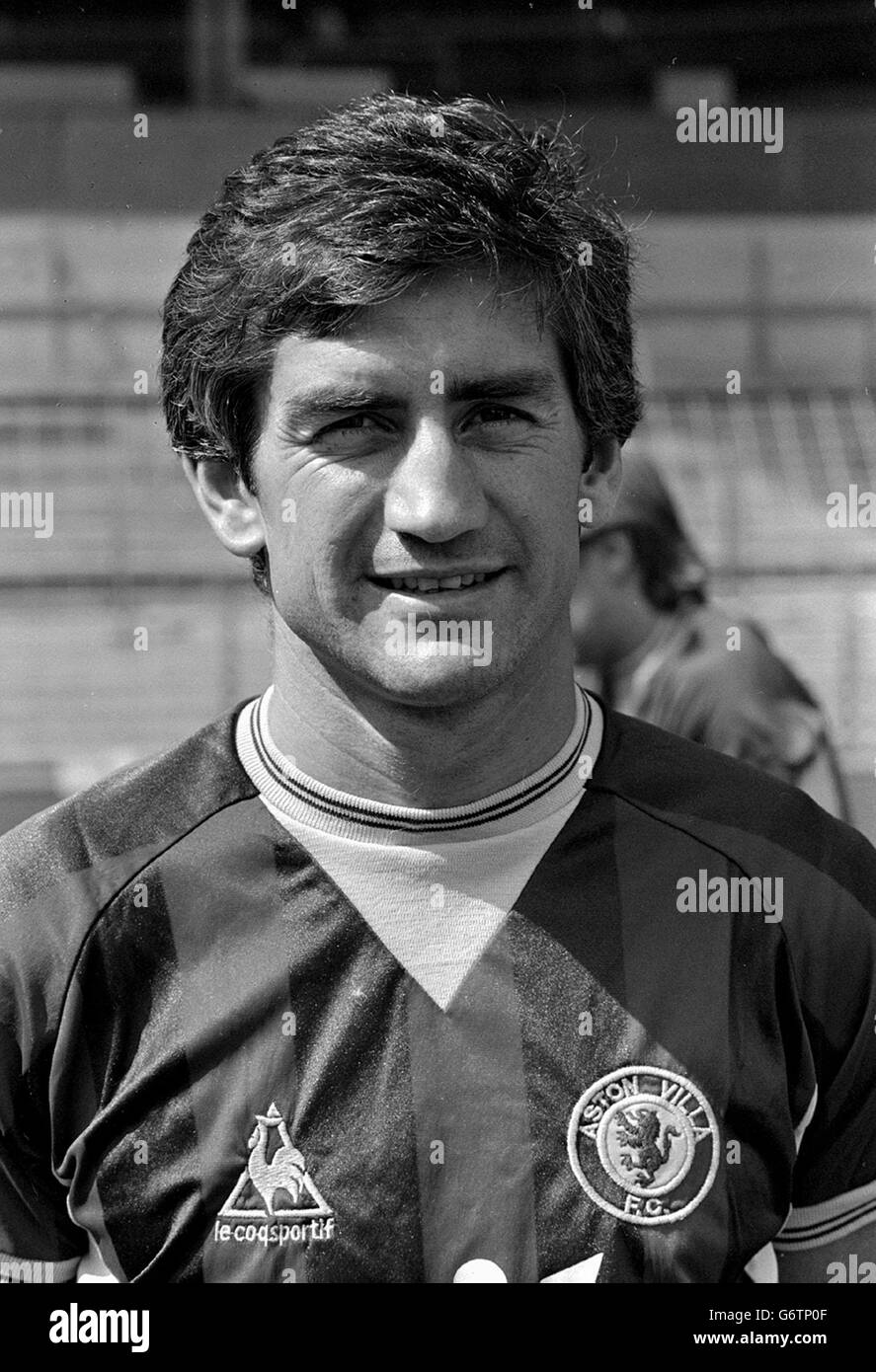Dennis Mortimer.. Dennis Mortimer, Aston Villa FC Stock Photo - Alamy