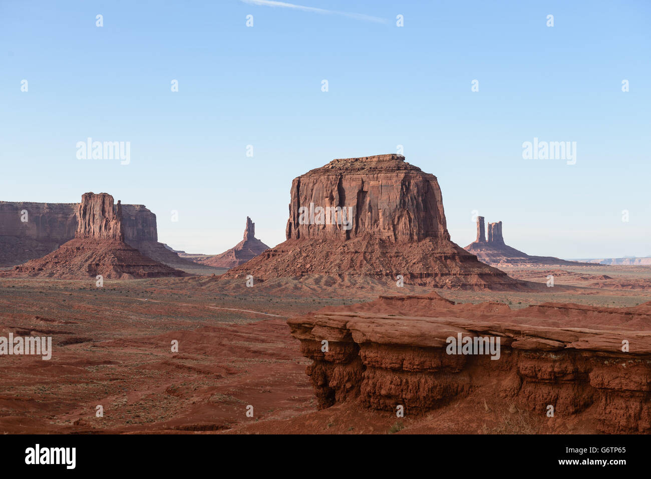 The mittens, Mesa, red rock at Monument Valley, Navajo Tribal Park ...