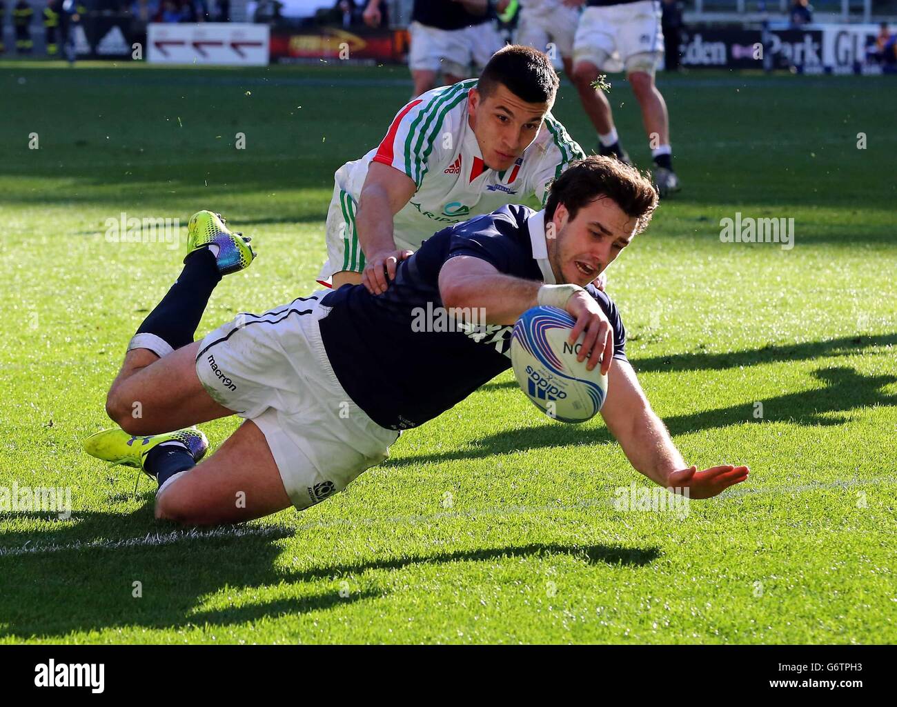 Scotland's Alex Dunbar scores a try during the RBS 6 Nations match at ...