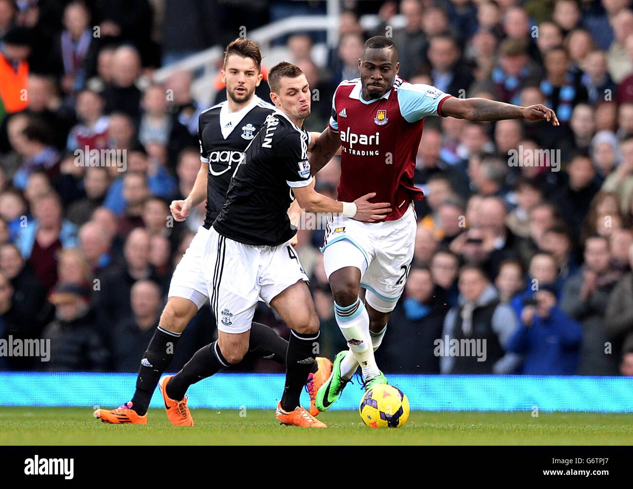 West ham uniteds guy demel hi-res stock photography and images - Alamy