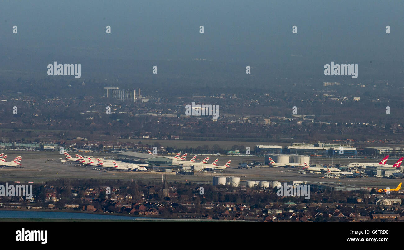 Aerial view of heathrow airport hi-res stock photography and images - Alamy