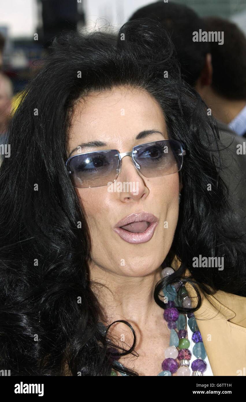 Showbiz cystic fibrosis hi-res stock photography and images - Alamy