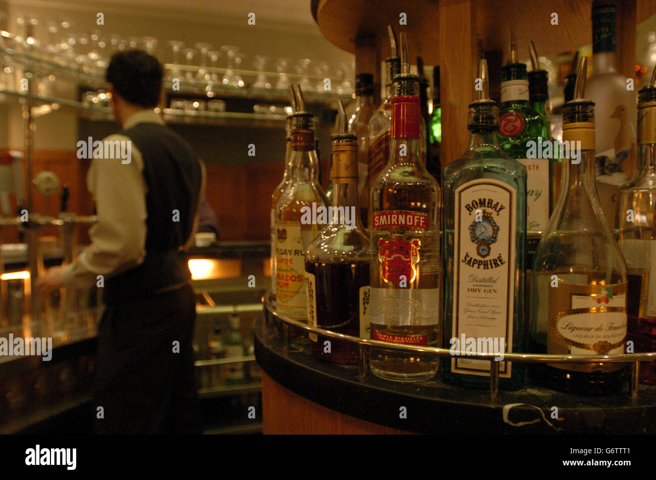 Octagon bar hi-res stock photography and images - Alamy