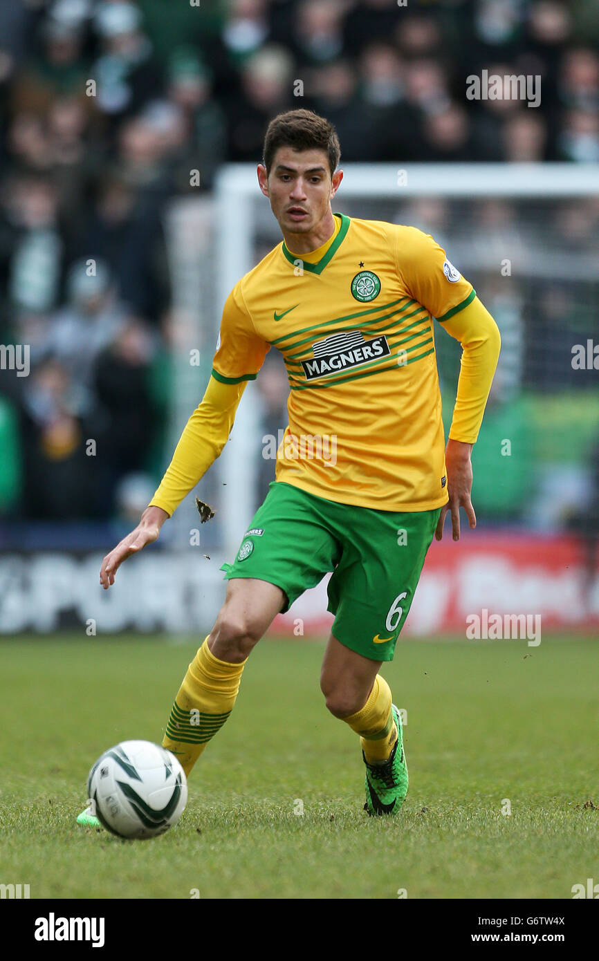 Soccer - Scottish Premiership - Hibernian v Celtic. Nir Biton, Celtic ...
