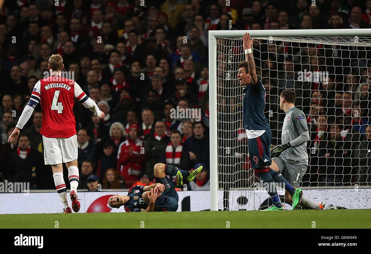 Soccer - UEFA Champions League - Round of 16 - Arsenal v Bayern Munich ...