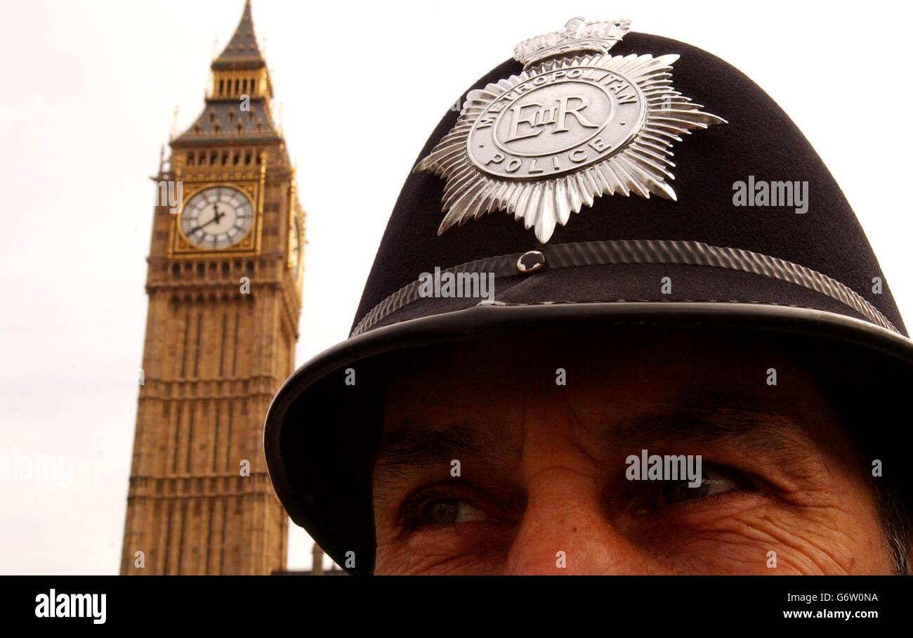 Leaked budget hi-res stock photography and images - Alamy