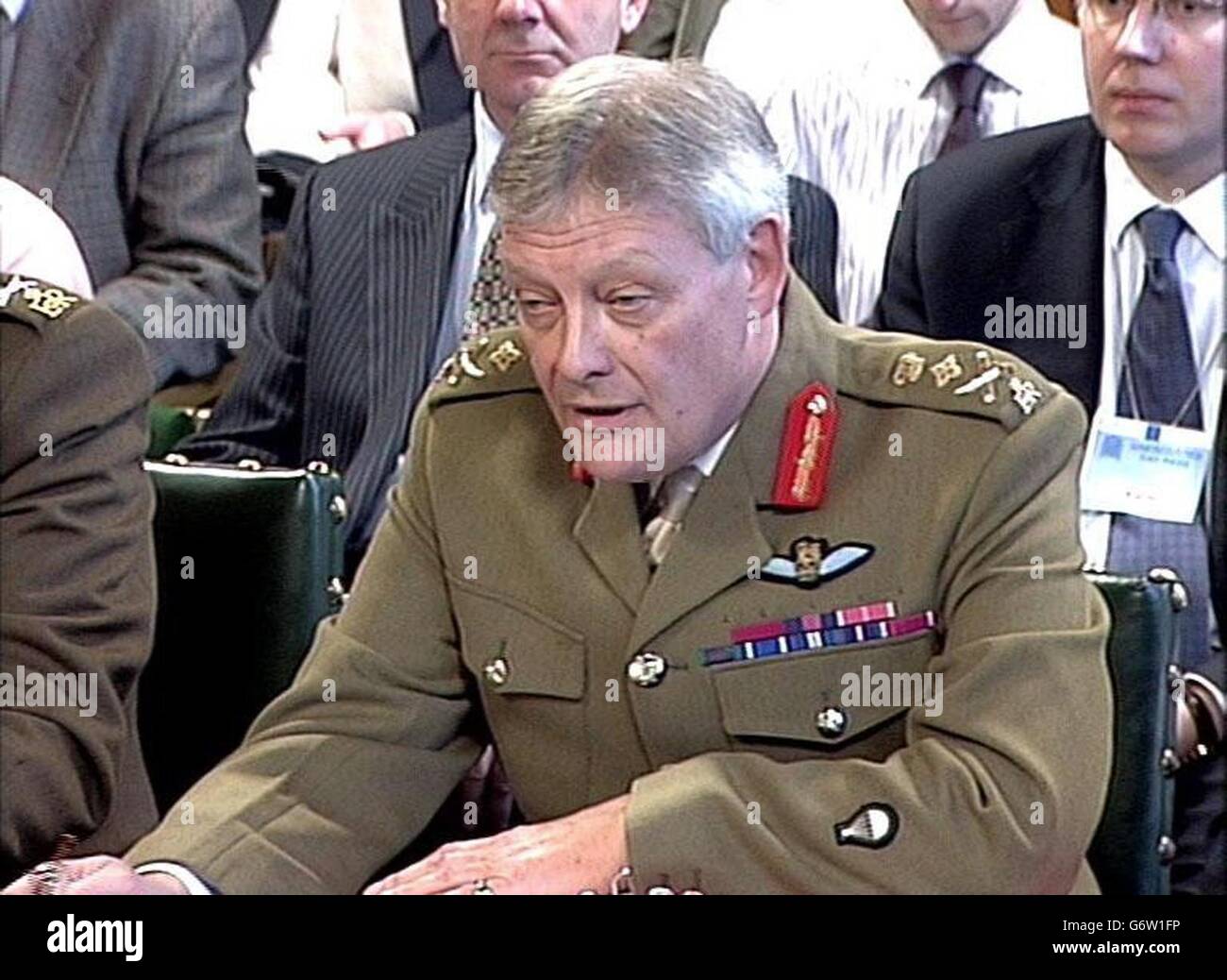 General sir michael walker hi-res stock photography and images - Alamy