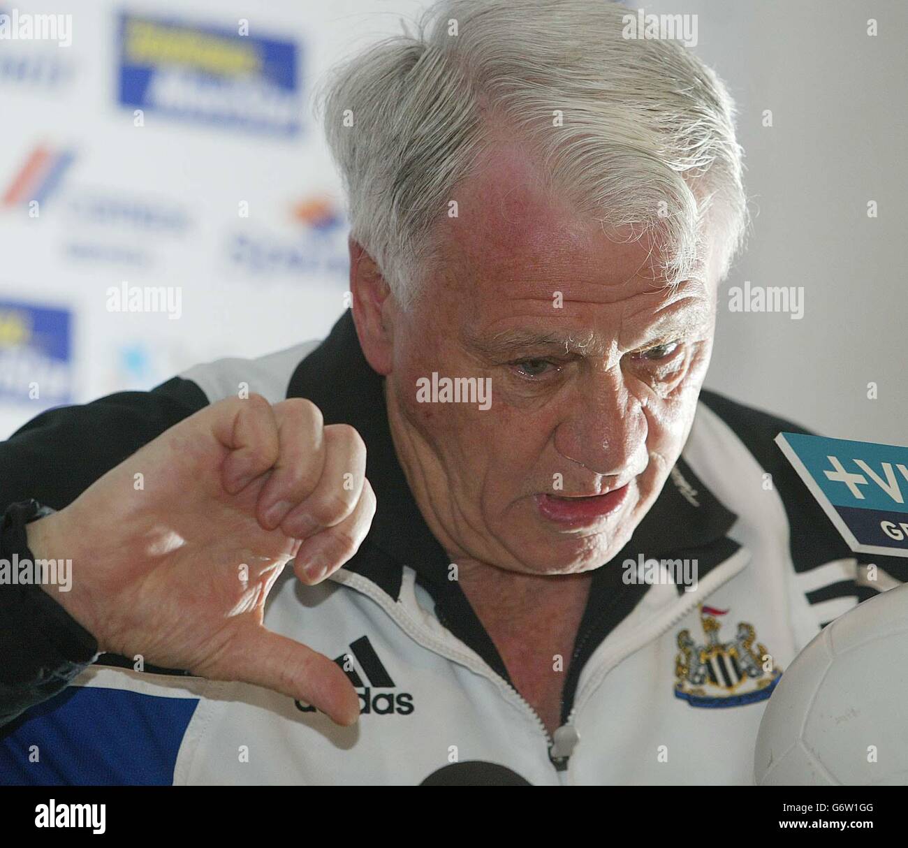 Sir Bobby Robson news conference Stock Photo - Alamy