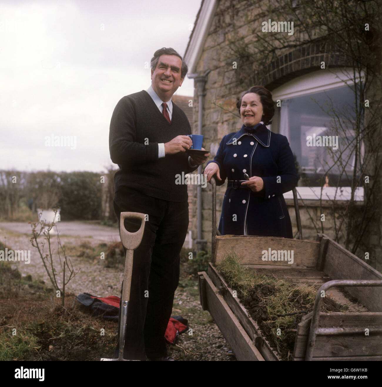 Politics - Country Home - Denis Healey and wife Edna - Sussex Stock ...