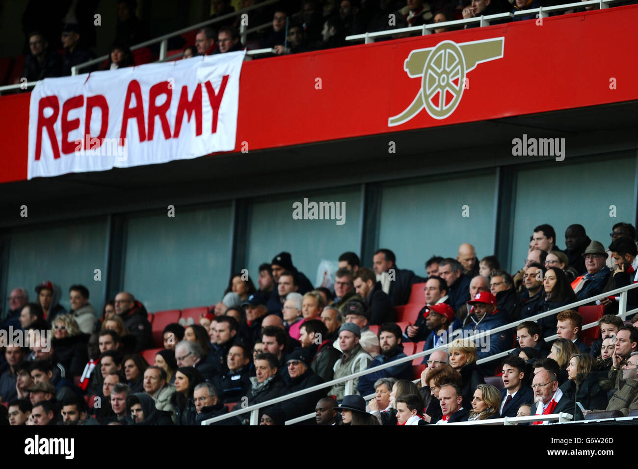 Arsenal football stadium crowd hi-res stock photography and images - Alamy