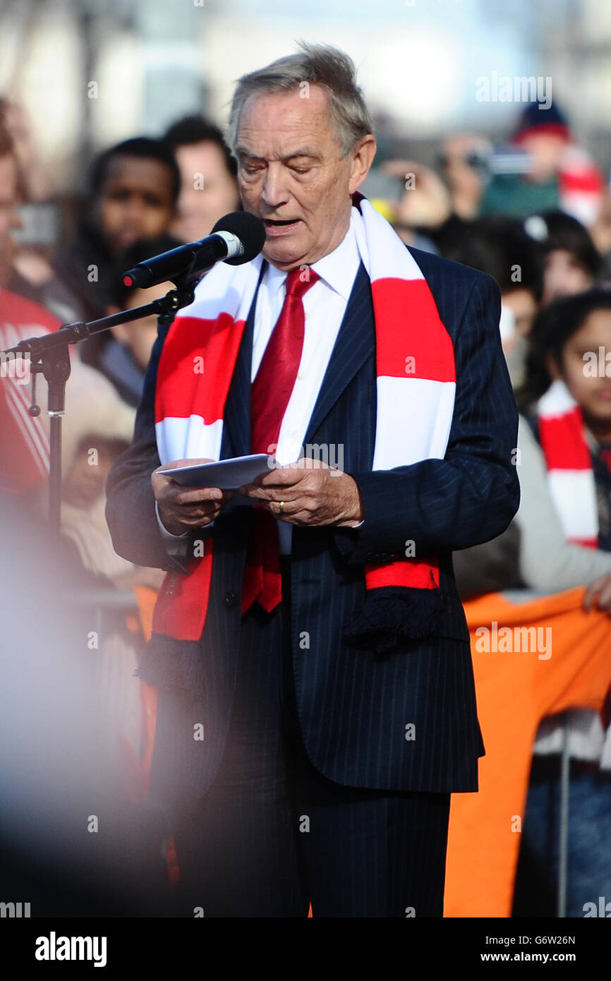 Director ken friar hi-res stock photography and images - Alamy