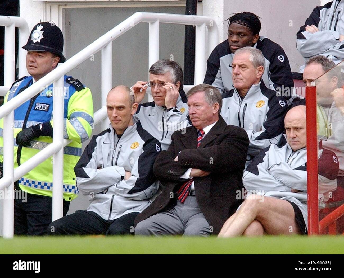 Manchester united bench sir hi-res stock photography and images - Alamy