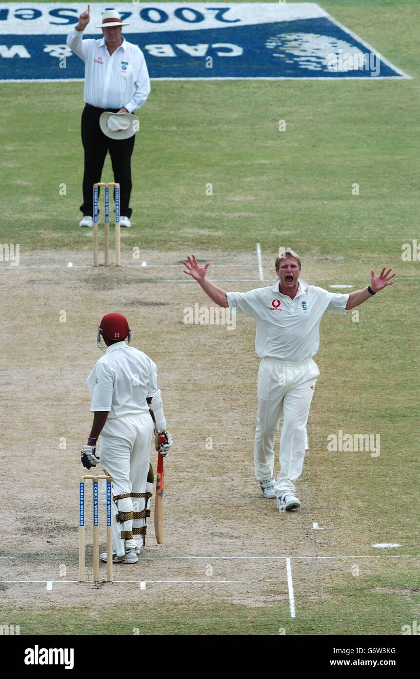 Cricket umpire finger hi-res stock photography and images - Alamy