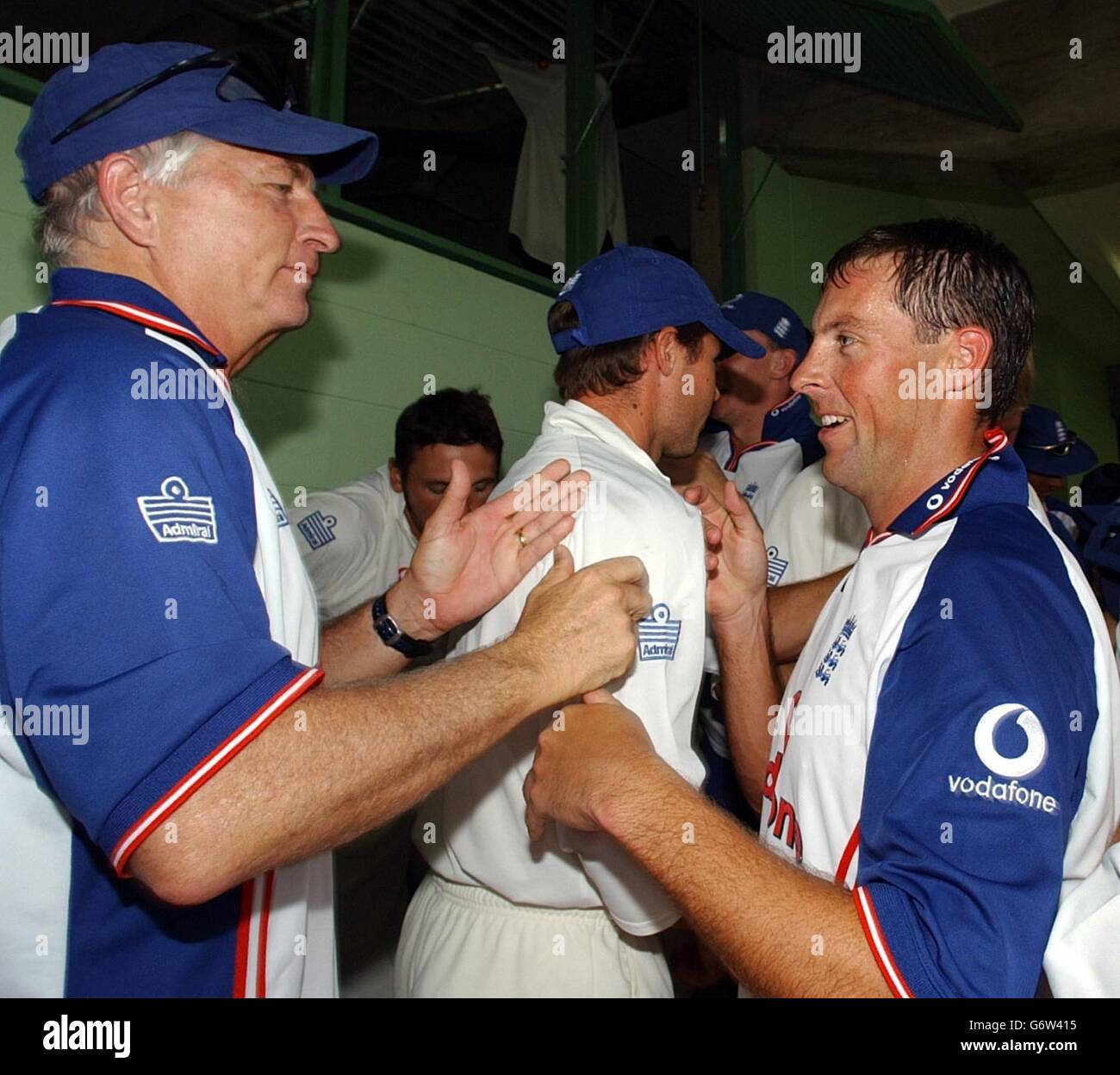 England cricket team celebrate Stock Photo - Alamy