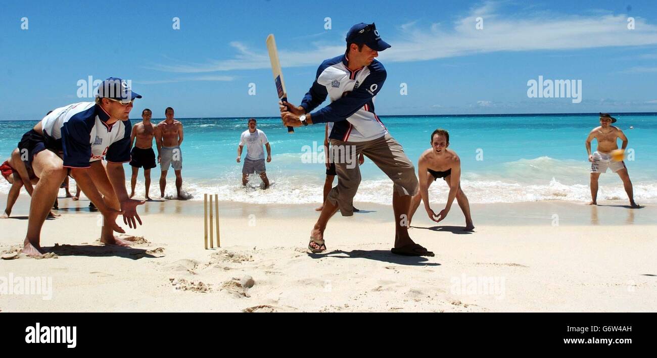 Michael Vaughan plays beach cricket with supporters Stock Photo - Alamy