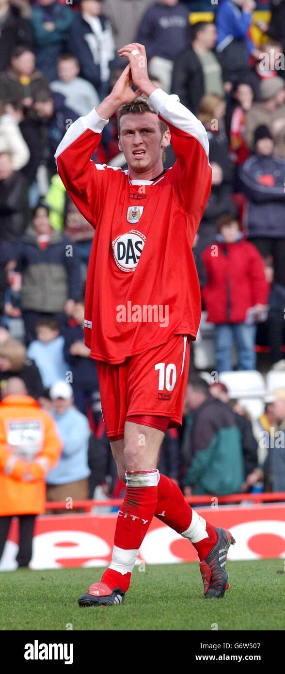 Sport football clapping stock lee miller hi-res stock photography and ...