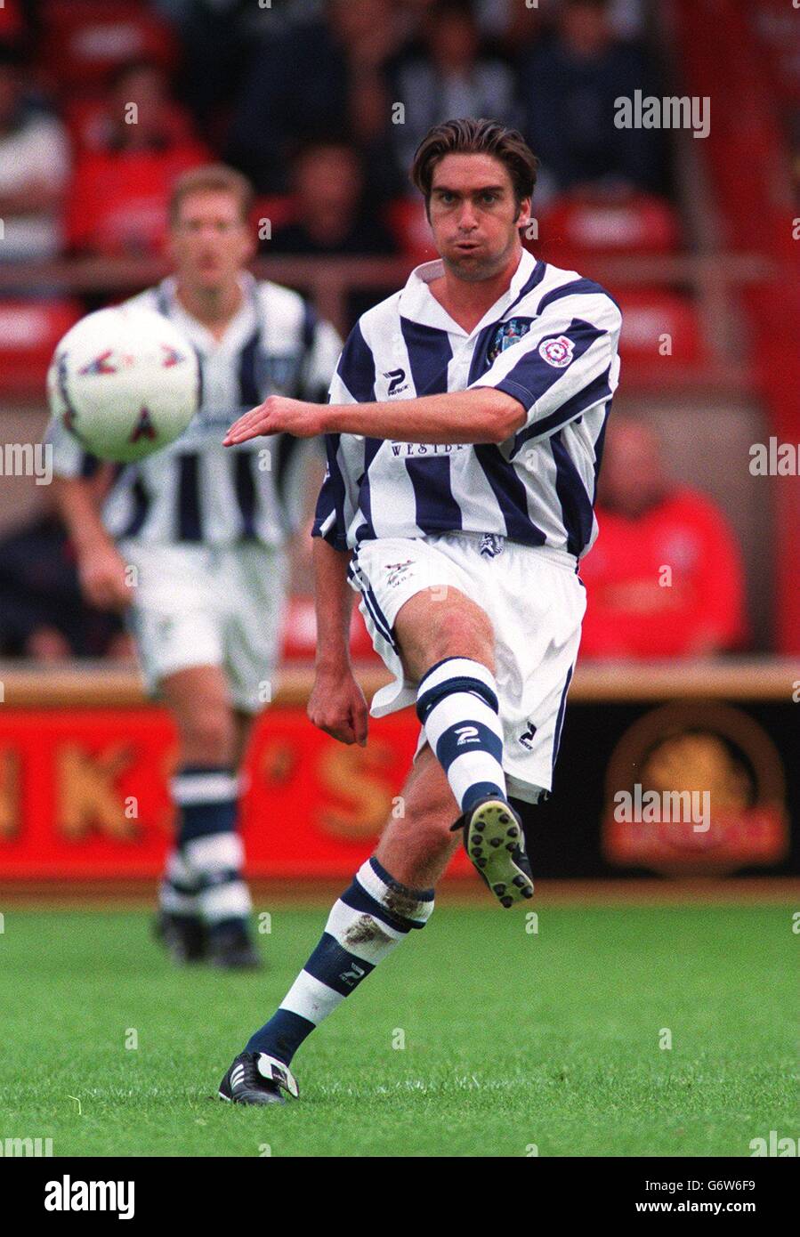 Ian hamilton west bromwich albion hi-res stock photography and images ...