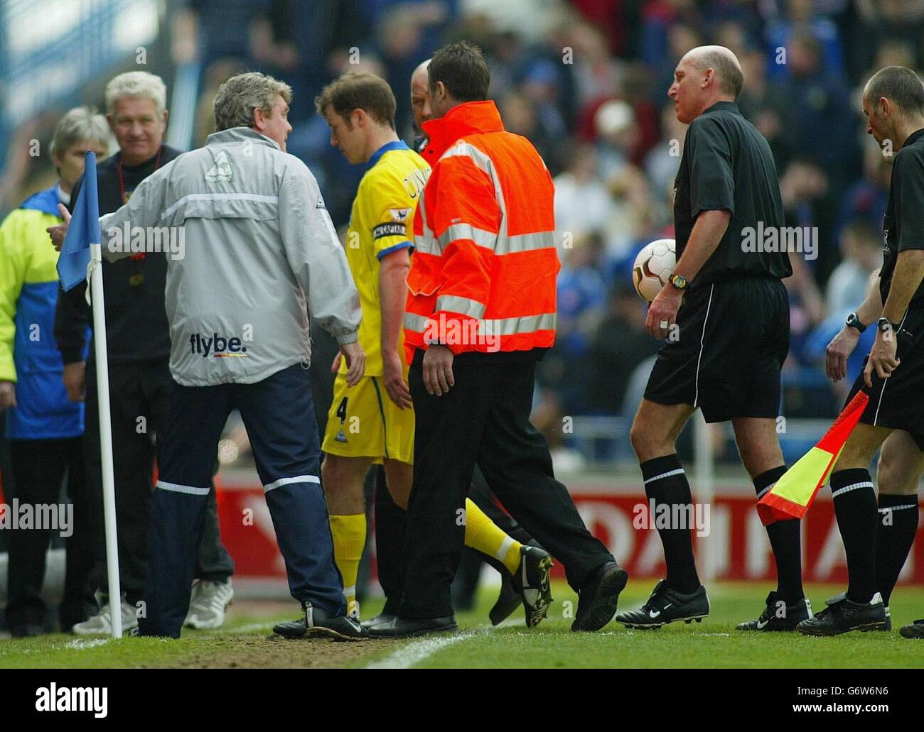 Referee barry knight hi-res stock photography and images - Alamy