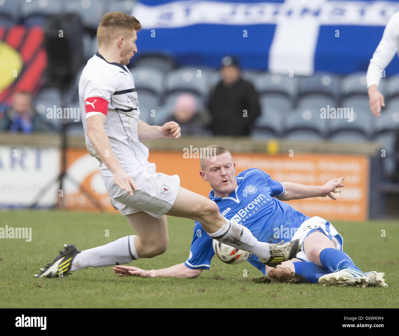 Raith Rovers' Jason Thomson (left) and St Johnstone's Brian Easton ...