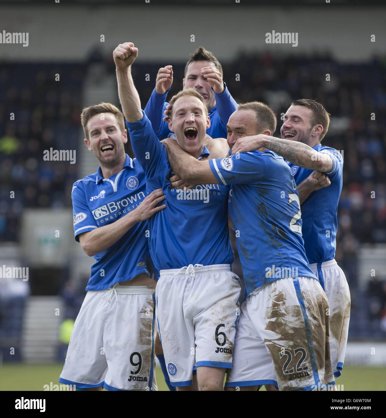 St Johnstone's Steven Anderson celebrates scoring his sides third goal ...