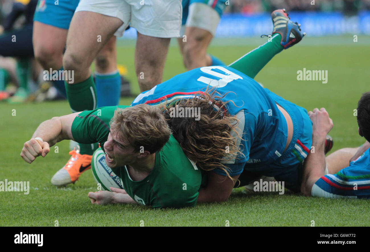 Ireland's Andrew Trimble scores a try during the RBS Six Nations match ...