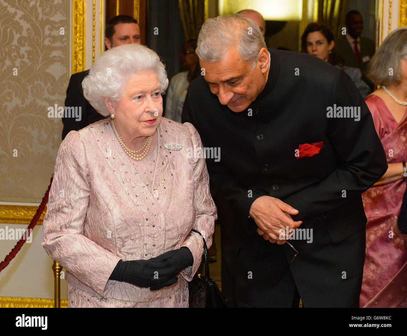 Queen Elizabeth II and Commonwealth Secretary General Kamalesh Sharma ...