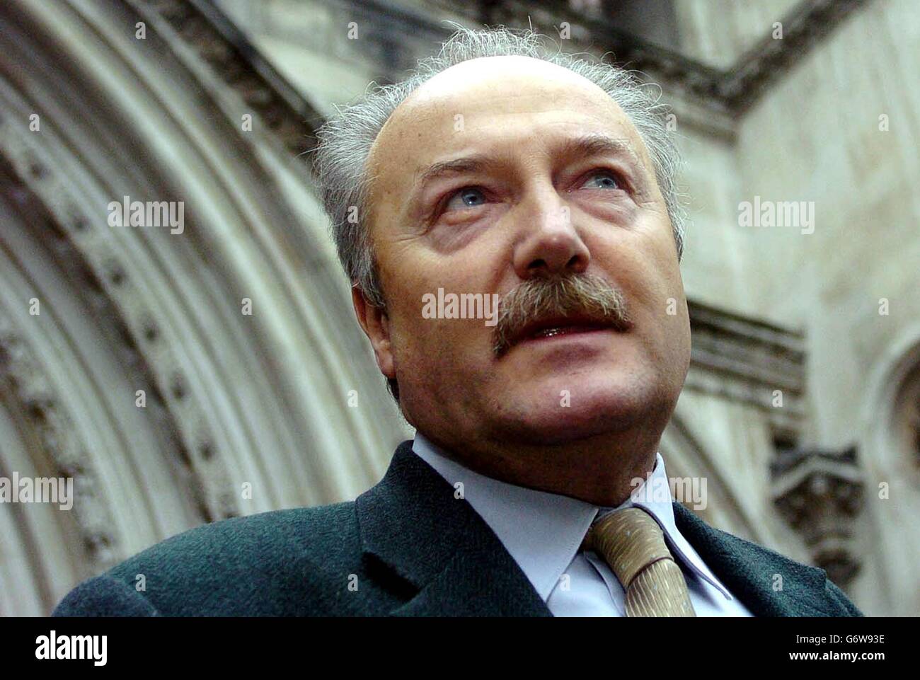 Paid article hi-res stock photography and images - Alamy