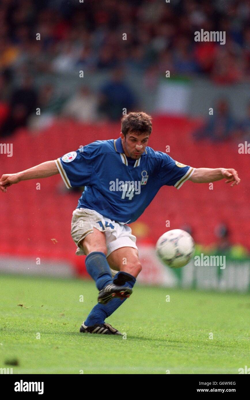 Italy euro 96 hi-res stock photography and images - Alamy
