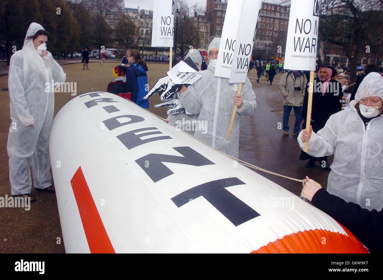 Peace through nuclear disarmament hi-res stock photography and images ...