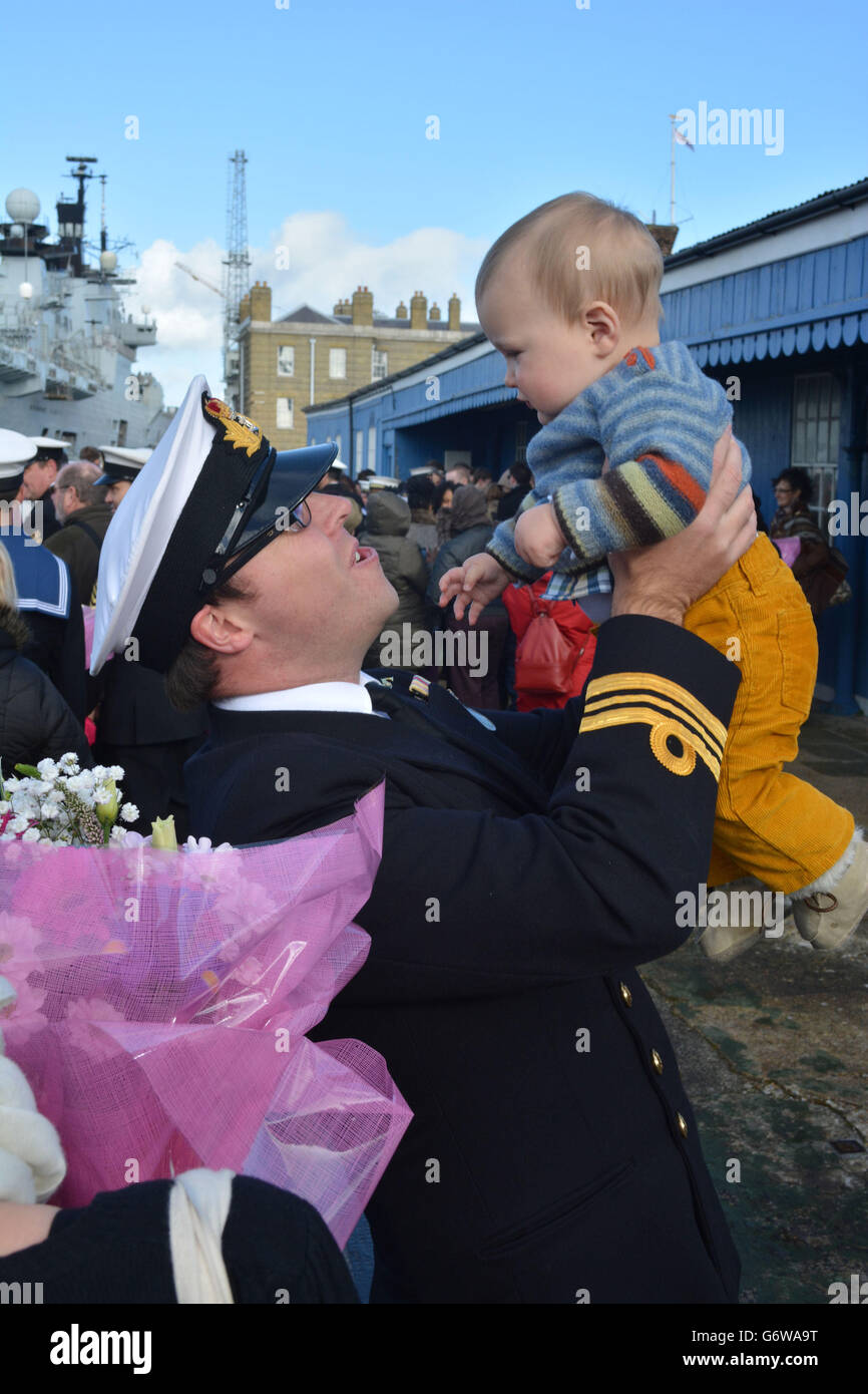 Lieutenant commander matt smith hi-res stock photography and images - Alamy