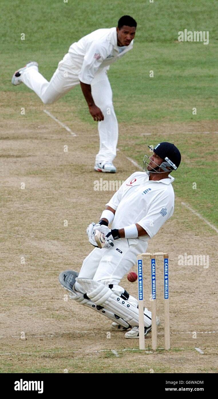 Sport cricket action mark butcher hi-res stock photography and images ...